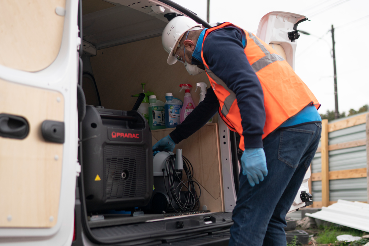 Professional work site cleaning company - Bases Clean